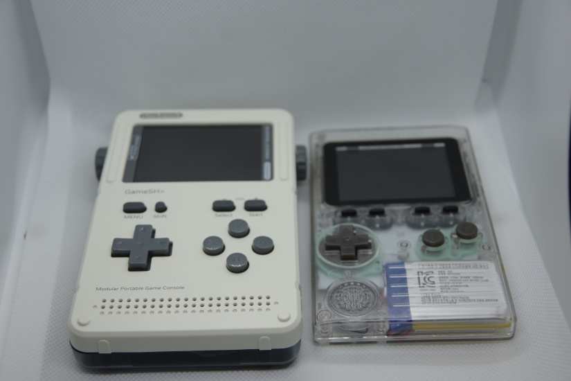 ClockworkPi Review: The ClockworkPi GameShell is a Fun DIY Gameboy